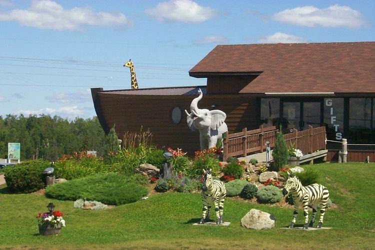 Logos Land Resort & Waterpark | Campground | Entertainment Ottawa